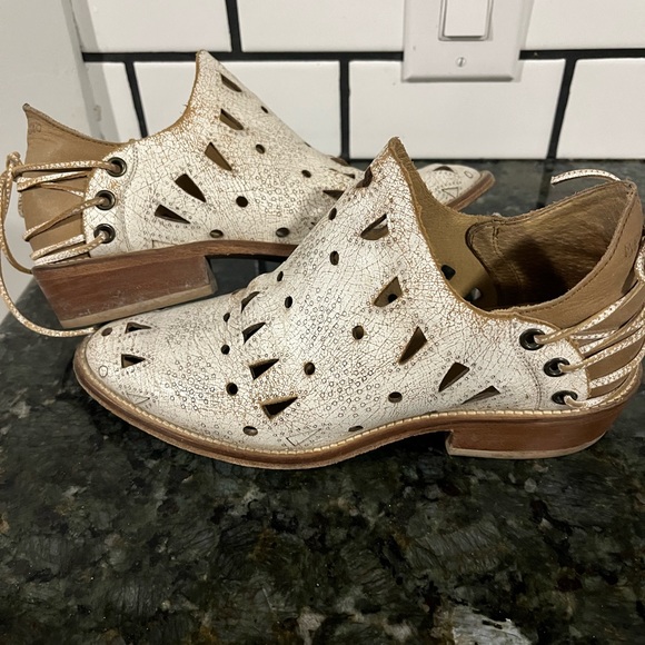 Musse & Cloud | Shoes | Musse Cloud Anthropology Leather Ankle Booties ...
